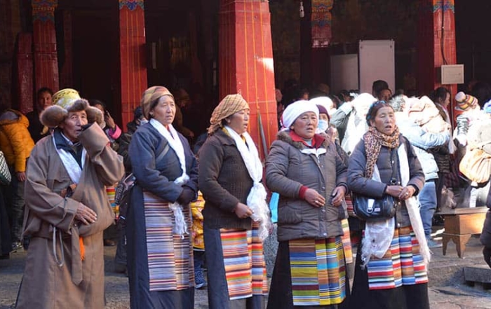 Traditional Tibetan Clothing | Tenzin Travel and Tours