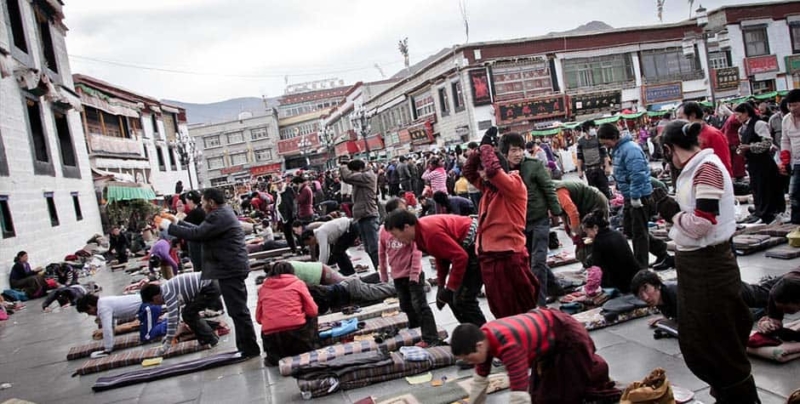 Prostration and Its Roots in Buddhism Explained | Tenzin Travel and Tours